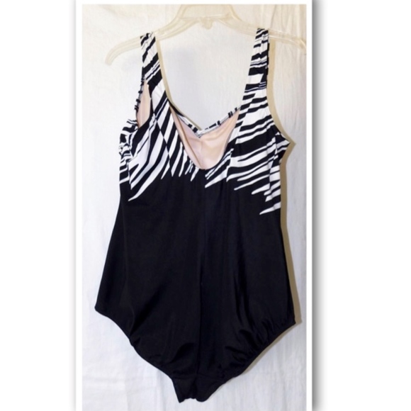 Delta Burke | Swim | Delta Burke Swimwear Blackwhite Pc Swimsuit | Poshmark